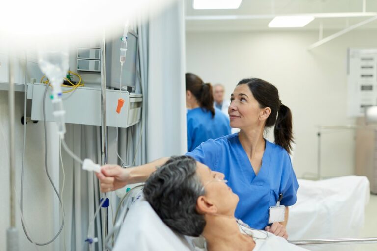 En Chile una enfermera cuida a 14 pacientes en promedio | La Serena Online